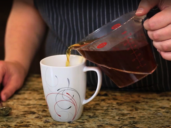 Coffee With Caramel Flavor (Best Beans, Syrups & Recipe)