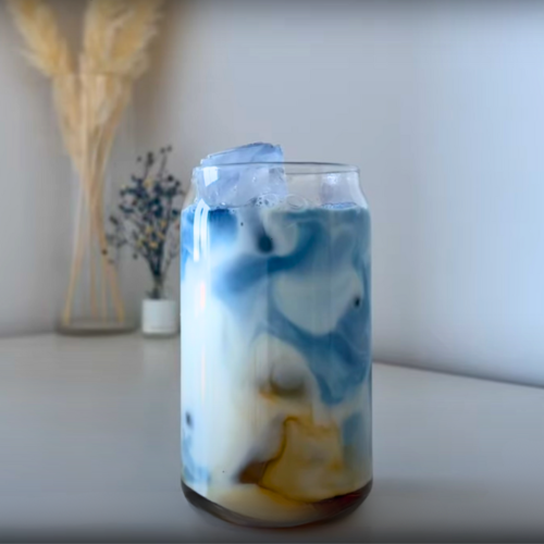 Blue Matcha Latte Recipe: A Beautiful Way to Boost Your Day - Grind ...